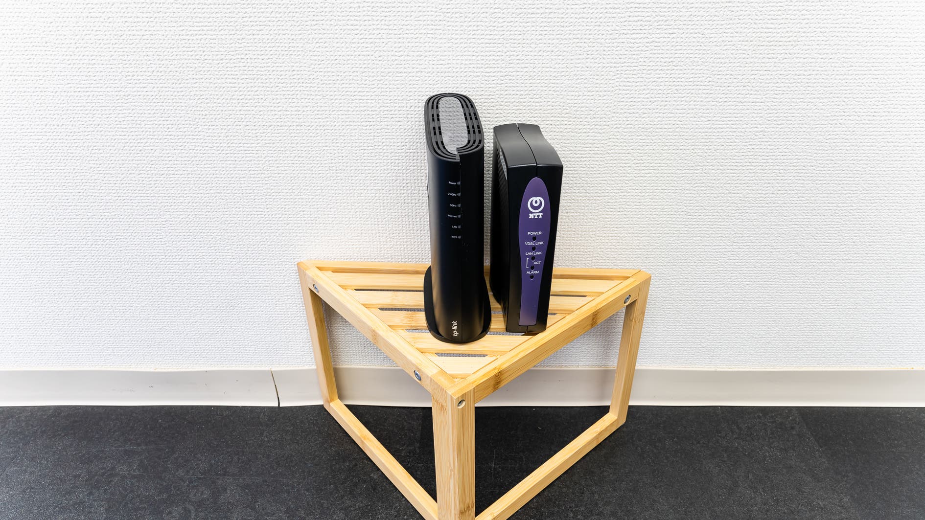 【新宿駅3分】12席、光回線高速WiFi、モニター・ホワイトボード完備☆1日1回スタッフ完全清掃の会議室の写真9