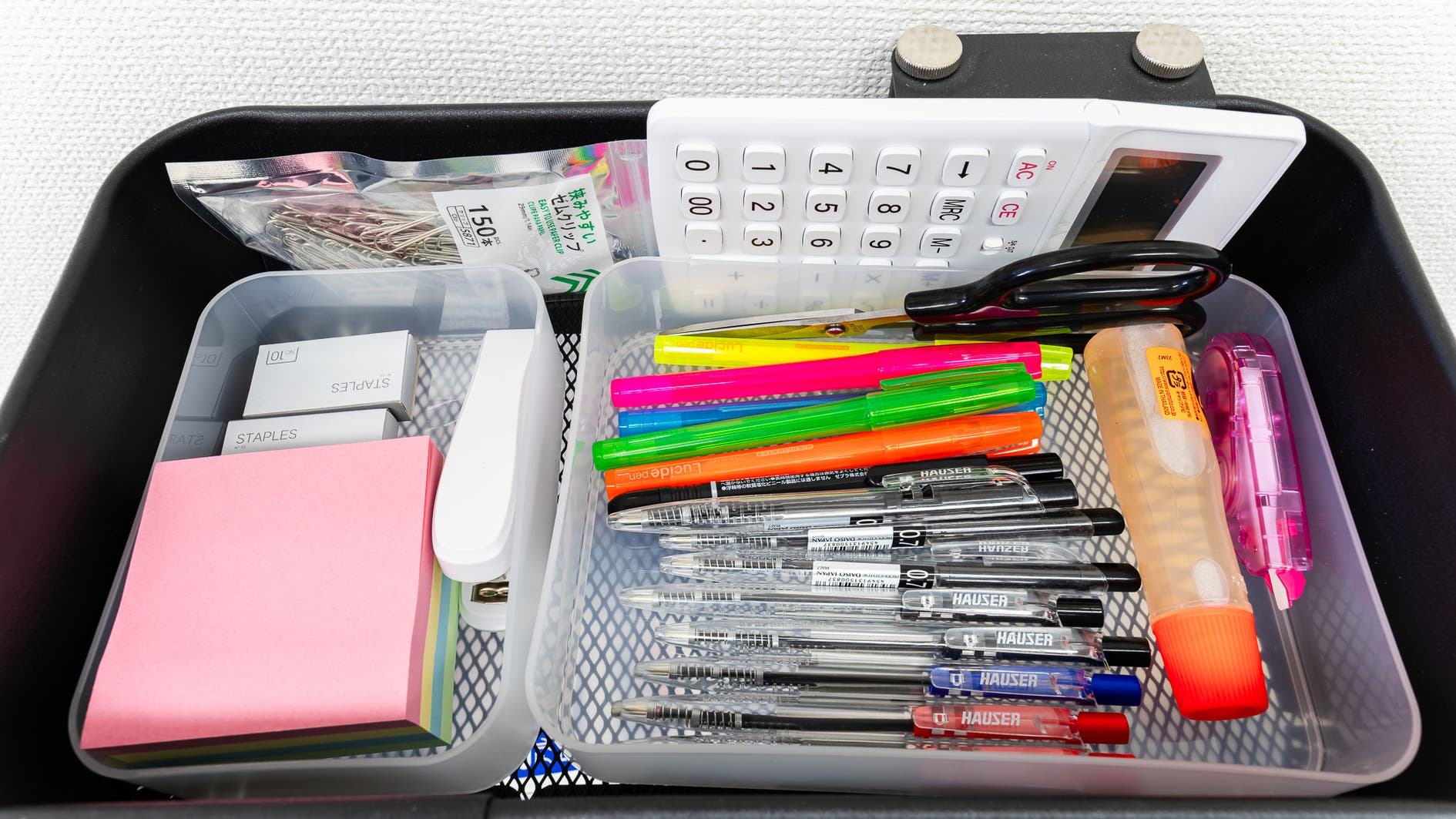 【新宿駅3分】12席、光回線高速WiFi、モニター・ホワイトボード完備☆1日1回スタッフ完全清掃の会議室の写真15