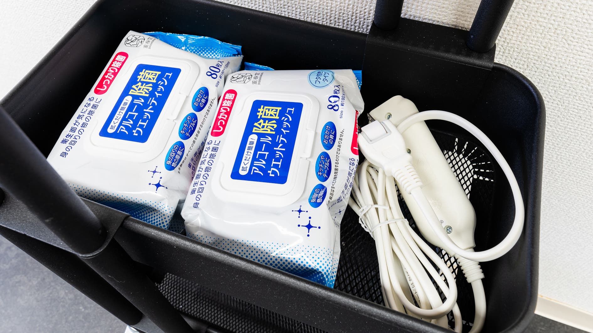 【新宿駅3分】12席、光回線高速WiFi、モニター・ホワイトボード完備☆1日1回スタッフ完全清掃の会議室の写真16