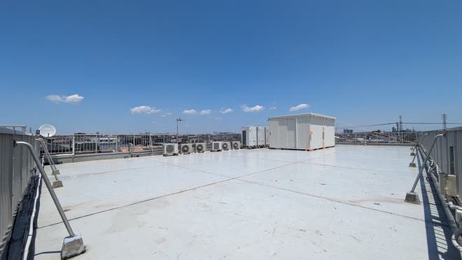 【富士山と丹沢大山】が一望できる。開放感あるロケーションの屋上レンタルスペースです。の写真2