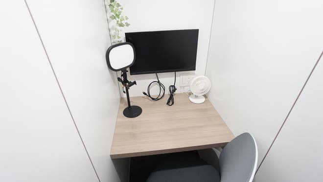 <ワークブース浜松町No.2>大門駅徒歩30秒🚃完全個室🚪光回線Wi-Fi📶モニター🖥電源🔌テレワーク/面接/自習/作業の写真1