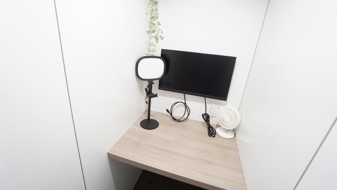 <ワークブース浜松町No.2>大門駅徒歩30秒🚃完全個室🚪光回線Wi-Fi📶モニター🖥電源🔌テレワーク/面接/自習/作業の写真2