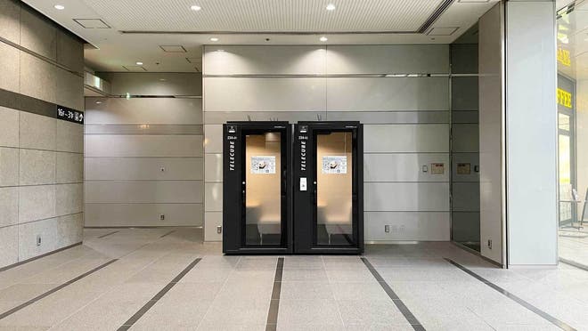 【テレキューブ】新川崎ツインタワーの個室型ワークブース(234-01)です。視線と音を遮る、プライベートな集中環境。の写真1