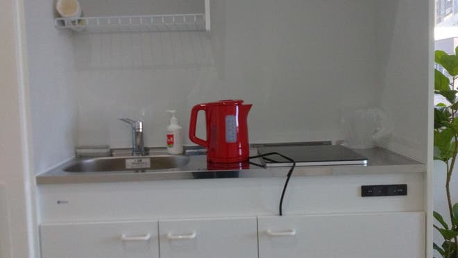 新小岩駅徒歩4分 4階会議室 着席人数8名。会議、面接、商談などに最適の写真9