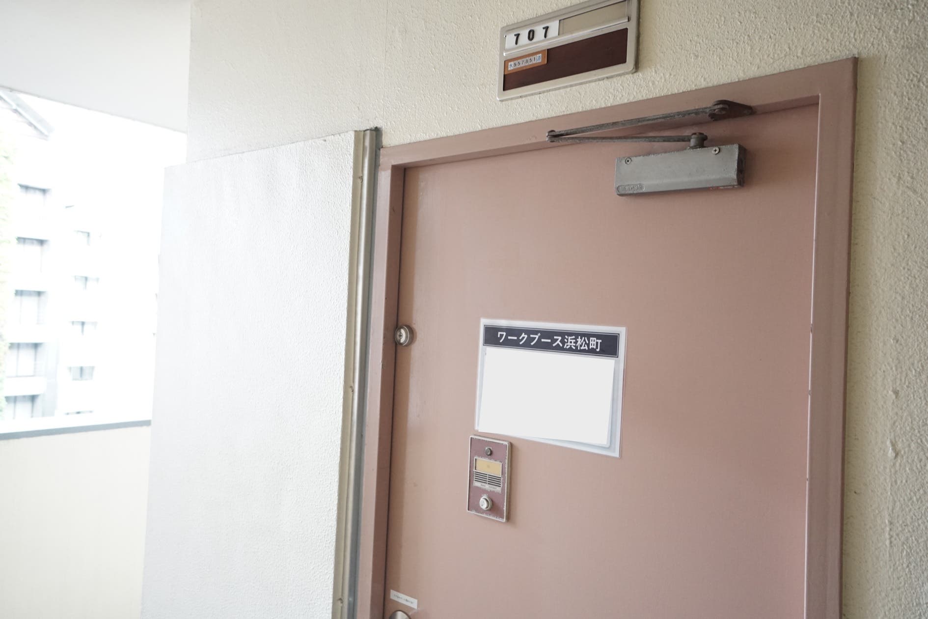 ＜ワークブース浜松町No.1＞大門駅徒歩30秒🚃完全個室🚪光回線Wi-Fi📶モニター🖥電源🔌テレワーク/面接/自習/作業の写真7