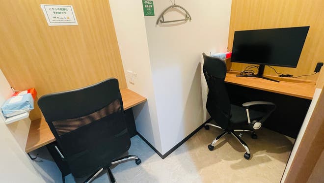 【¥330/30分!高円寺駅から1分】モニター・フリードリンク付き2名個室(個室1)※予約時間前は入室不可の写真1