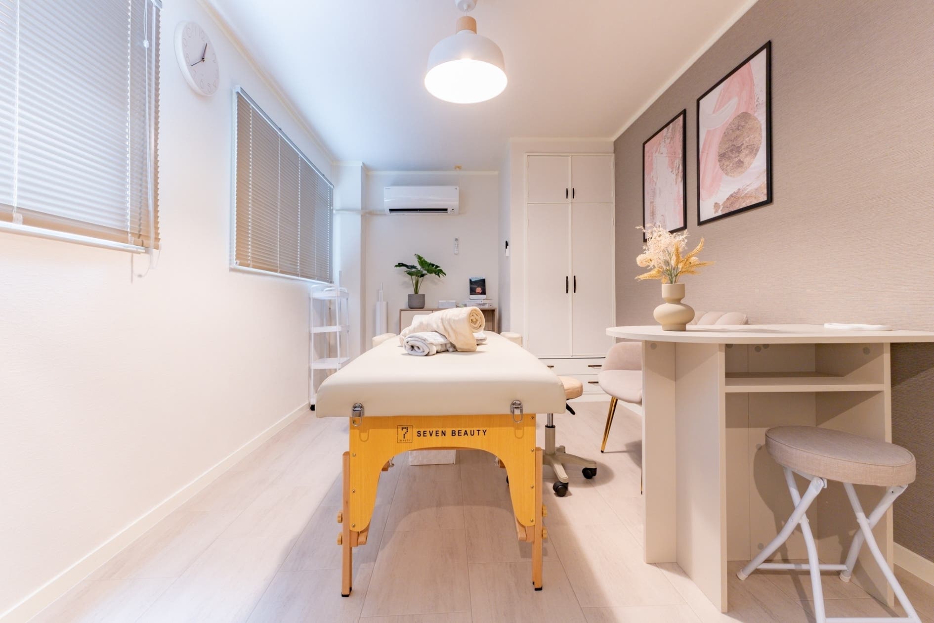 【オープン記念価格】【京橋駅5分】期待を超える完全個室の優雅な空間☆高品質&多機能ベッド完備♪無料備品でしっかりサポートの写真4