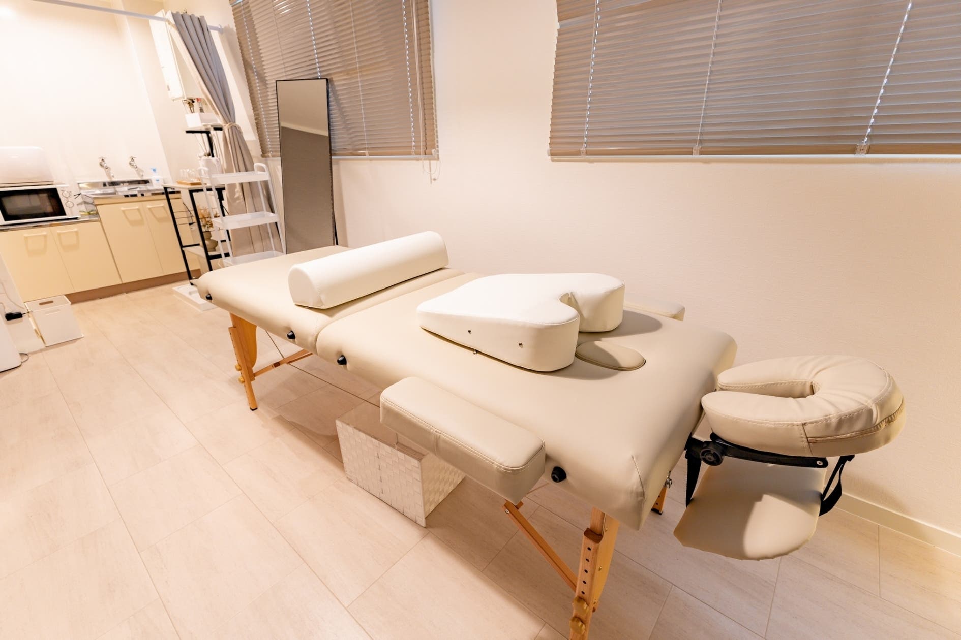 【オープン記念価格】【京橋駅5分】期待を超える完全個室の優雅な空間☆高品質&多機能ベッド完備♪無料備品でしっかりサポートの写真7