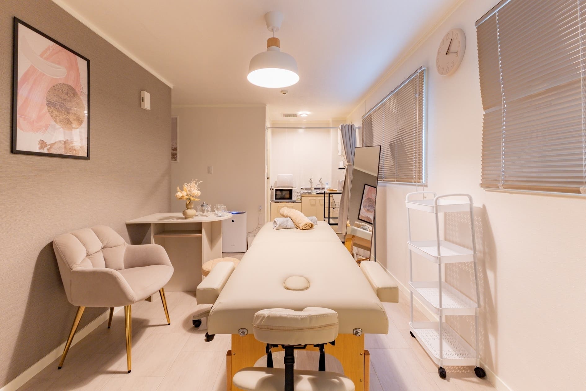 【オープン記念価格】【京橋駅5分】期待を超える完全個室の優雅な空間☆高品質&多機能ベッド完備♪無料備品でしっかりサポートの写真24