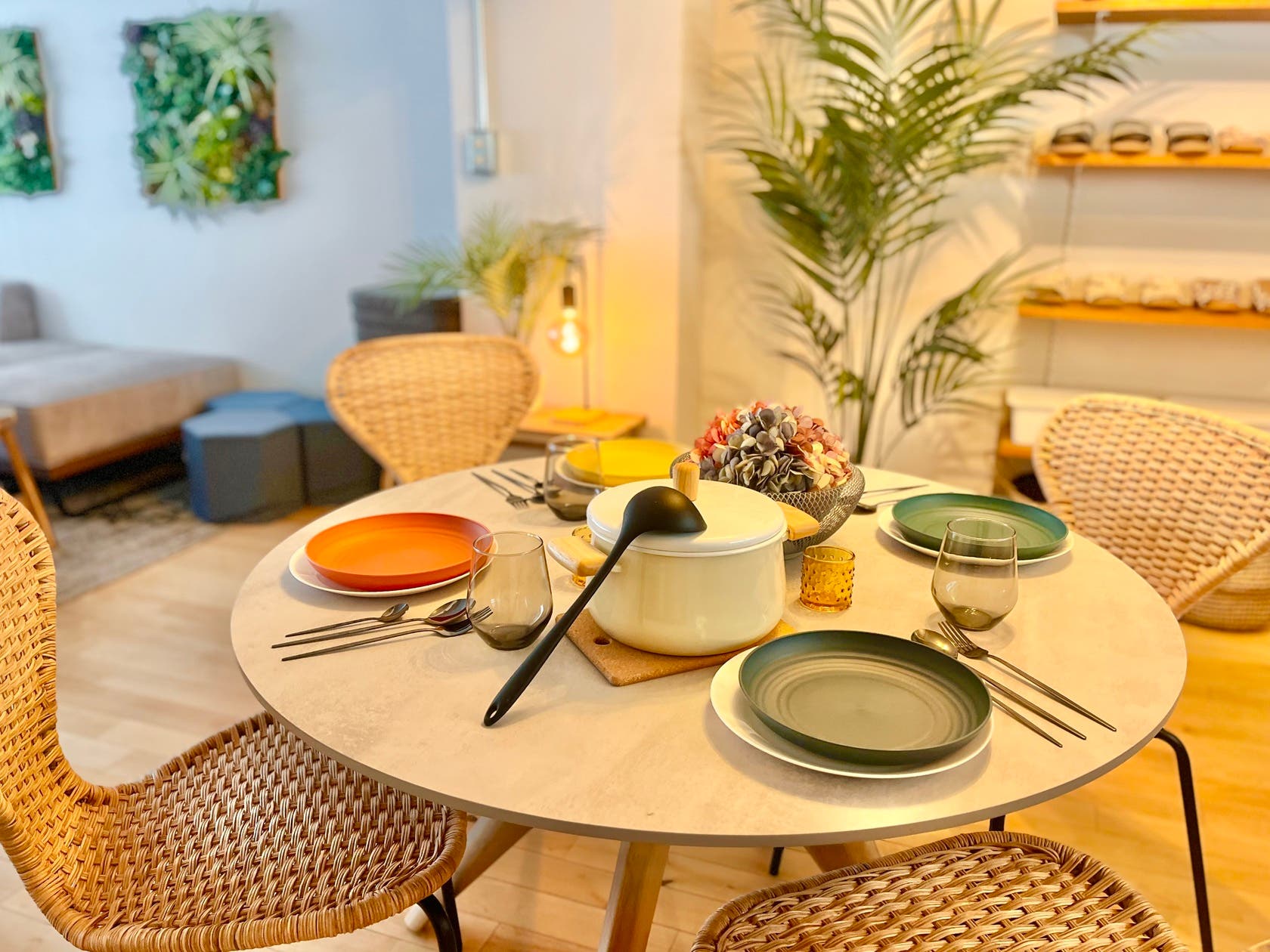 【関内5分/馬車道3分】最大24名/光回線無料Wifi/会議・撮影・女子会・ボドゲ等！飲食🍷可！ゴミ捨て無料！の写真10