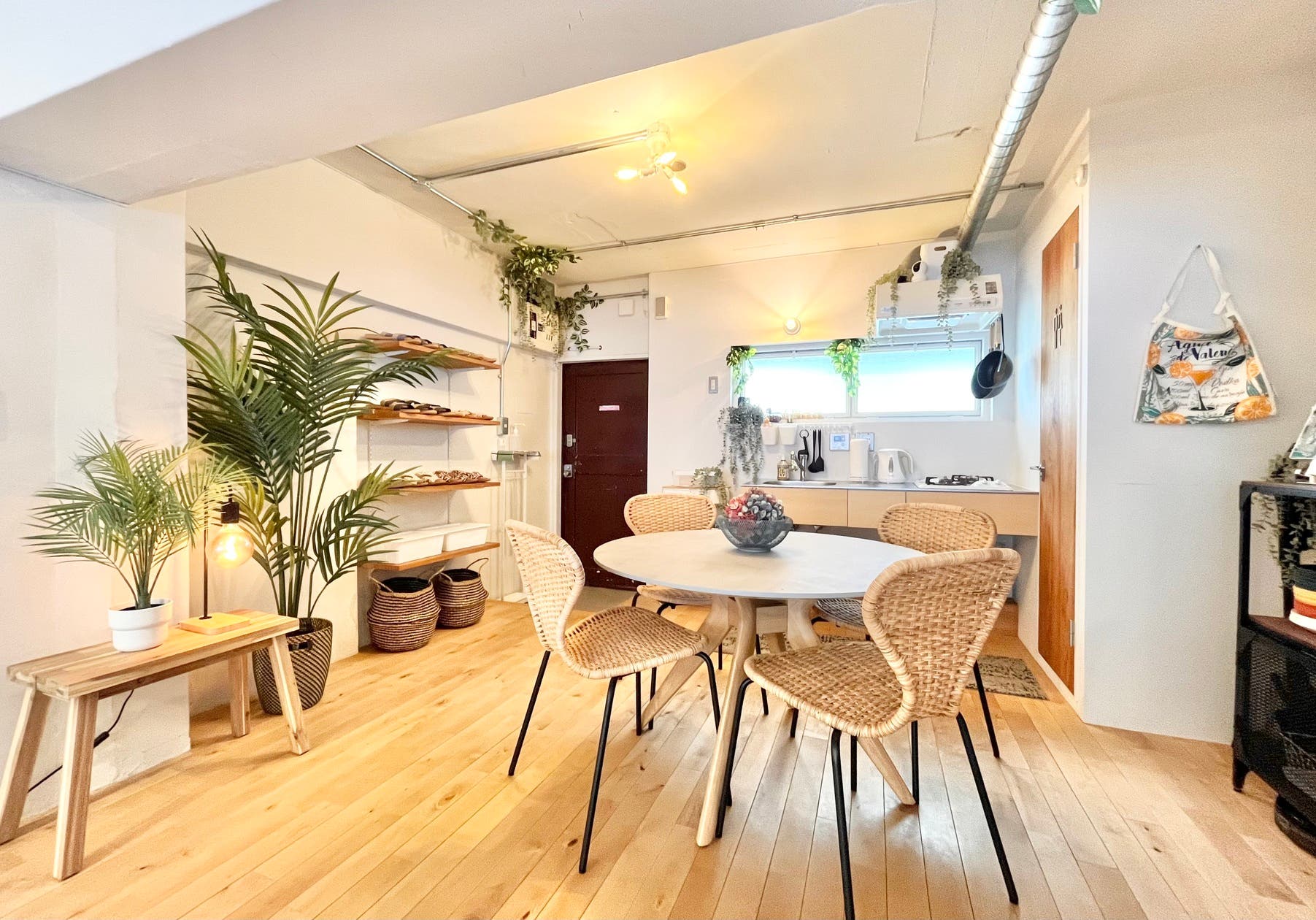 【関内5分/馬車道3分】最大24名/光回線無料Wifi/会議・撮影・女子会・ボドゲ等！飲食🍷可！ゴミ捨て無料！の写真13