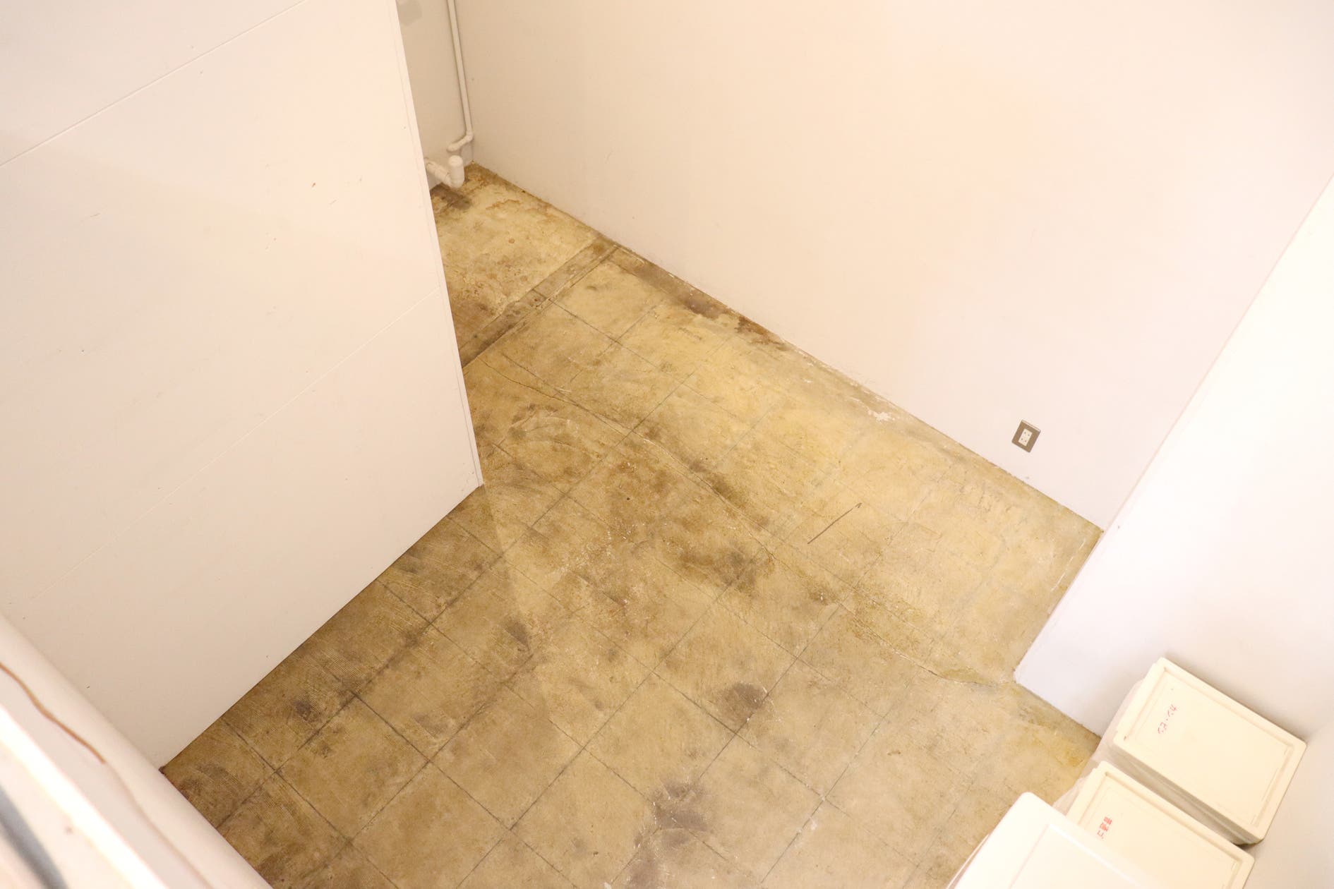 【大阪・本町駅4分】路面で駐車場2台付きの南向き / 展示会やポップアップストアに最適 / ガラス張りの25坪のレンタルスペースの写真15