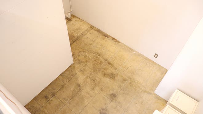 【大阪・本町駅4分】路面で駐車場2台付きの南向き / 展示会やポップアップストアに最適 / ガラス張りの25坪のレンタルスペースの写真15