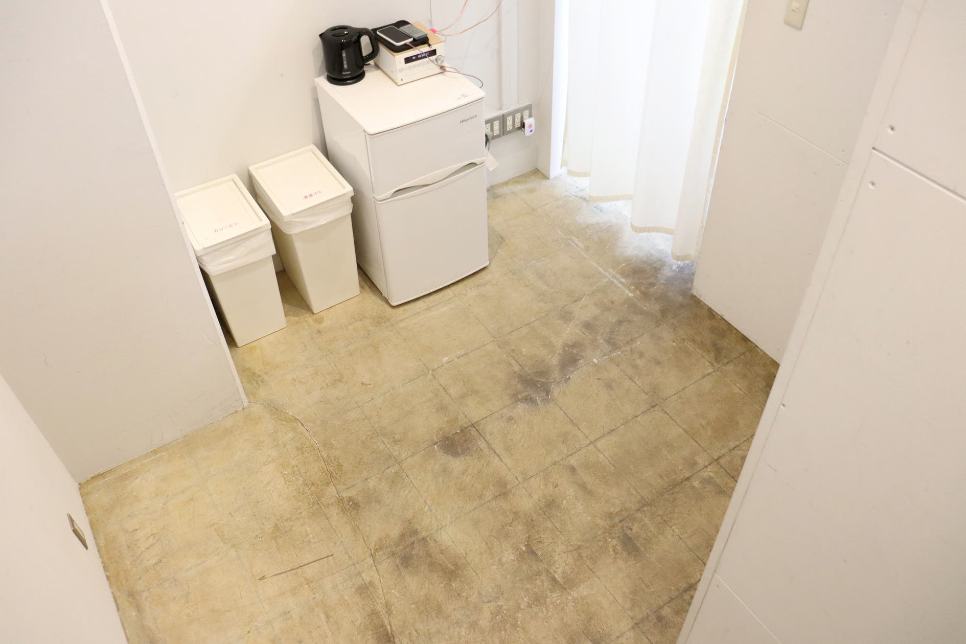 【大阪・本町駅4分】路面で駐車場2台付きの南向き / 展示会やポップアップストアに最適 / ガラス張りの25坪のレンタルスペースの写真16