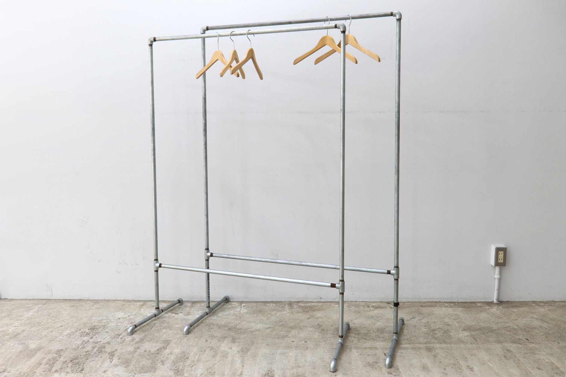 【大阪・本町駅4分】路面で駐車場2台付きの南向き / 展示会やポップアップストアに最適 / ガラス張りの25坪のレンタルスペースの写真23