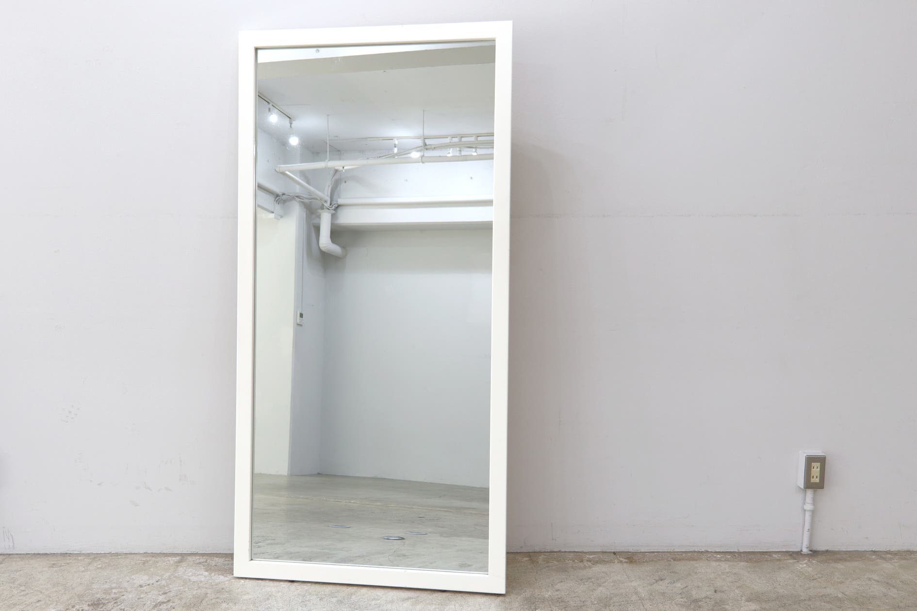 【大阪・本町駅4分】路面で駐車場2台付きの南向き / 展示会やポップアップストアに最適 / ガラス張りの25坪のレンタルスペースの写真25