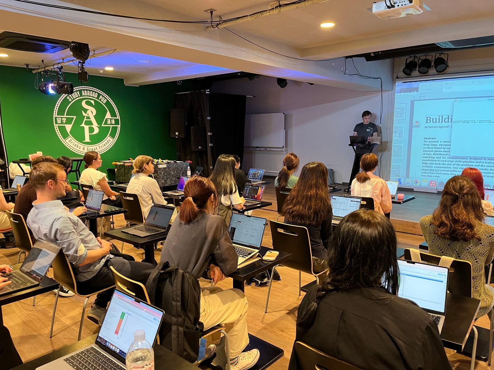 新大久保駅🚶2分/地下スペース/ステージ付/飲食持込OK/プロジェクター大画面/Wifi/ゴミ捨て可の写真18