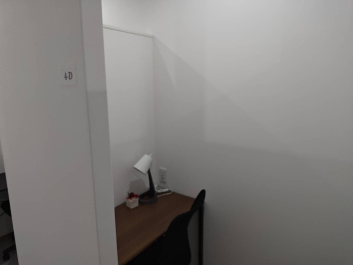 新小岩駅から徒歩4分　ドアなし４階半個室（D）イヤホンを使用してZoom会議、リモート会議もOK。の写真8