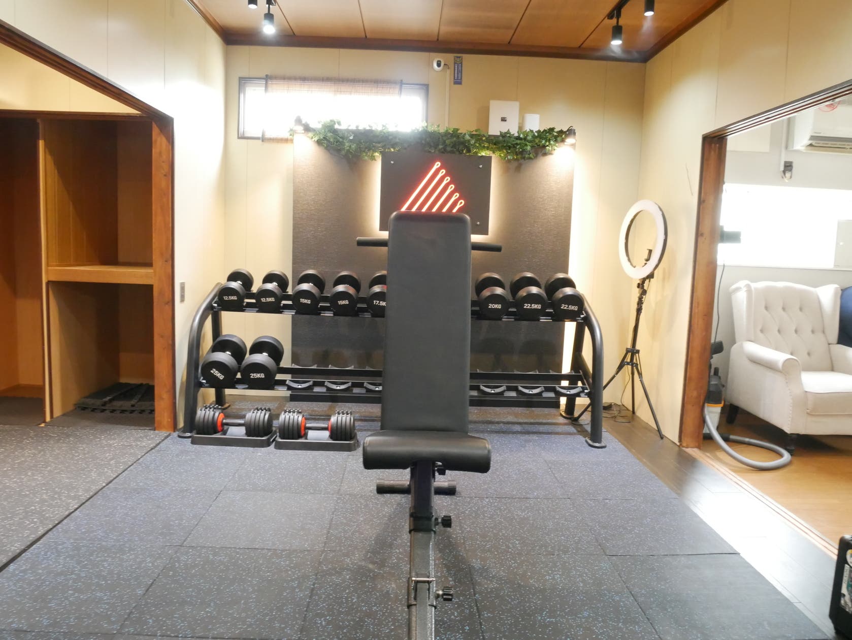 駅から徒歩5分の戸建開放型レンタルジムの写真2