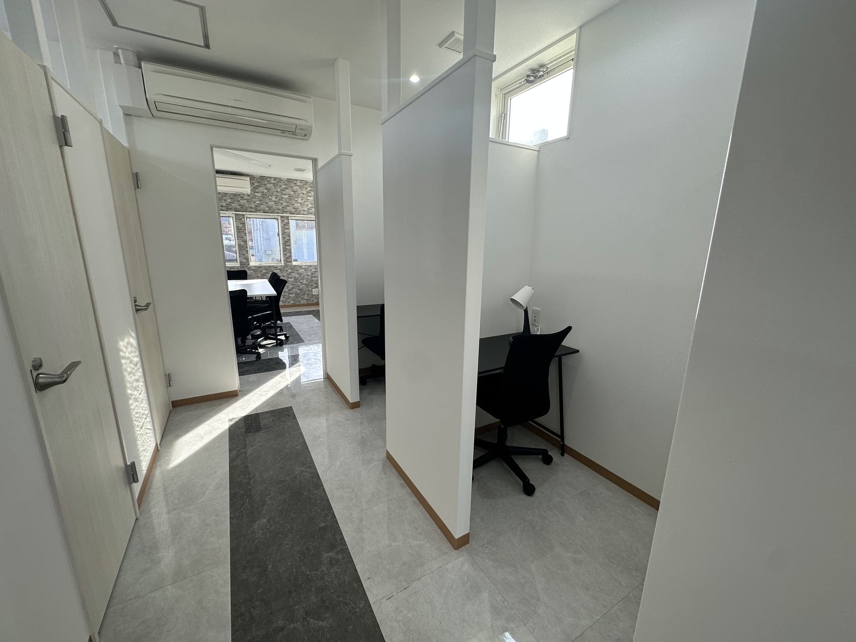 新小岩駅から徒歩4分　ドアなし４階半個室（F）イヤホンを使用してZoom会議、リモート会議もOK。の写真7