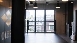 中目黒駅【徒歩3分】オープンスペース型キックボクシングジム|天井高3m超&トレーニングエリアも完備の写真2
