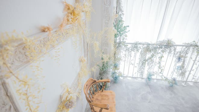 【エリックスタジオ】ホワイト&グレーのシックな空間!大きな窓も備えた明るいスタジオの写真6