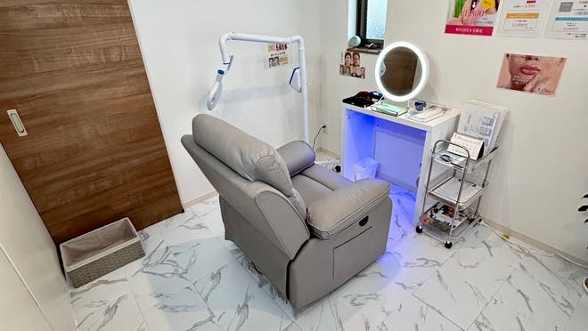 JR香椎駅徒歩3分、西鉄香椎駅徒歩1分のサロンの写真1