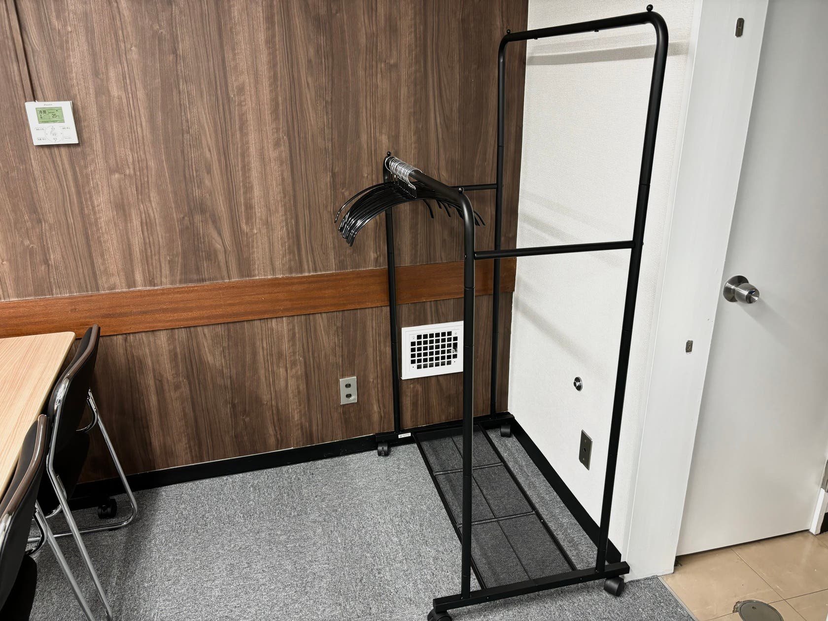 神田駅徒歩1分🚶‍♂️会議・ボドゲ・撮影に人気🎬広々快適｜最大28名着席｜簡単入室｜土足OK｜研修・セミナー[34]の写真15