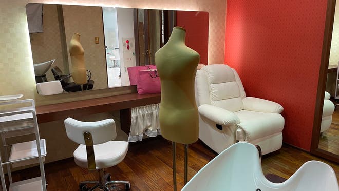 【EARTH 北浦和店】まつエク専用席★大型サロンに併設されたレンタルサロン✂︎フリーランス/個人練習/美容業に最適♪の写真1