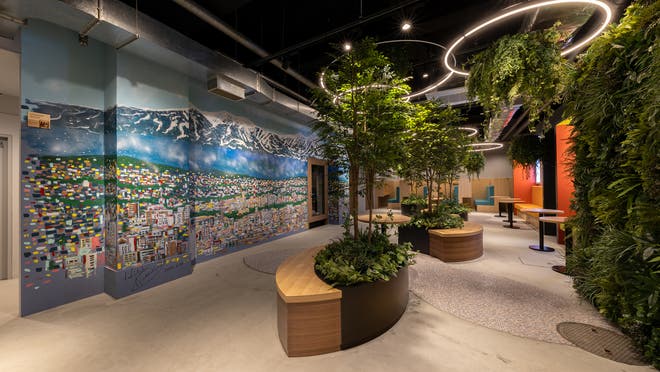 モニター新設★6人用会議室!リニューアル工事完了!Wi-Fi無料/コンセント完備/web会議/打合せ/コワーク等の写真3