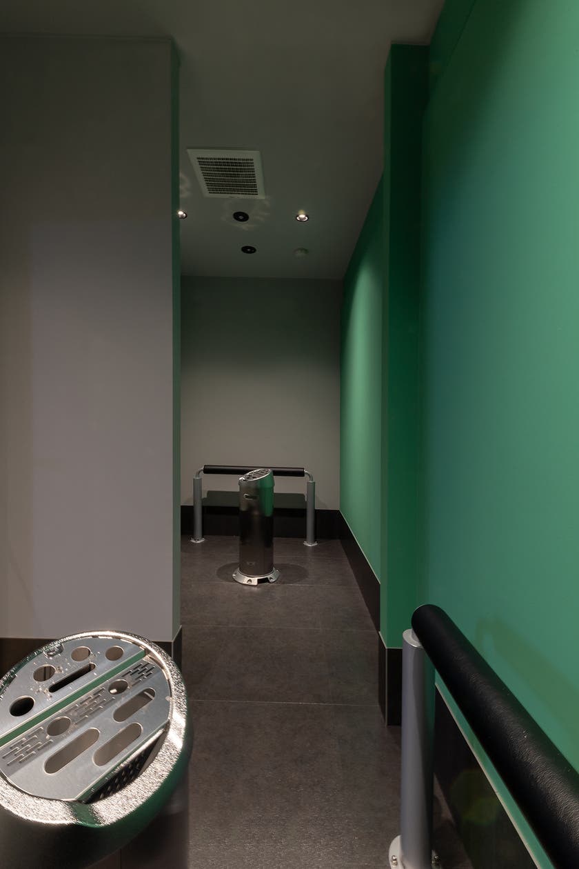 モニター新設★8人用！リニューアル工事完了！Wi-Fi無料/コンセント完備/web会議/打合せ/コワーク等の写真4