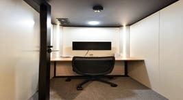 ROOM L 01