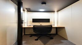 ROOM L 02