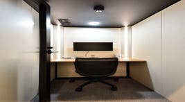ROOM L 03