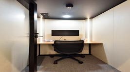 ROOM L 05