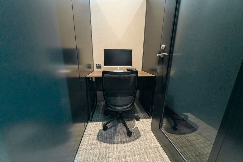 BOOTH 01(1名)の写真1