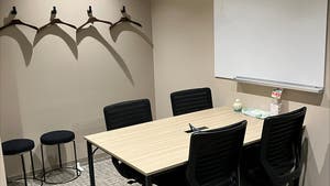 会議室 04(4名)の写真1