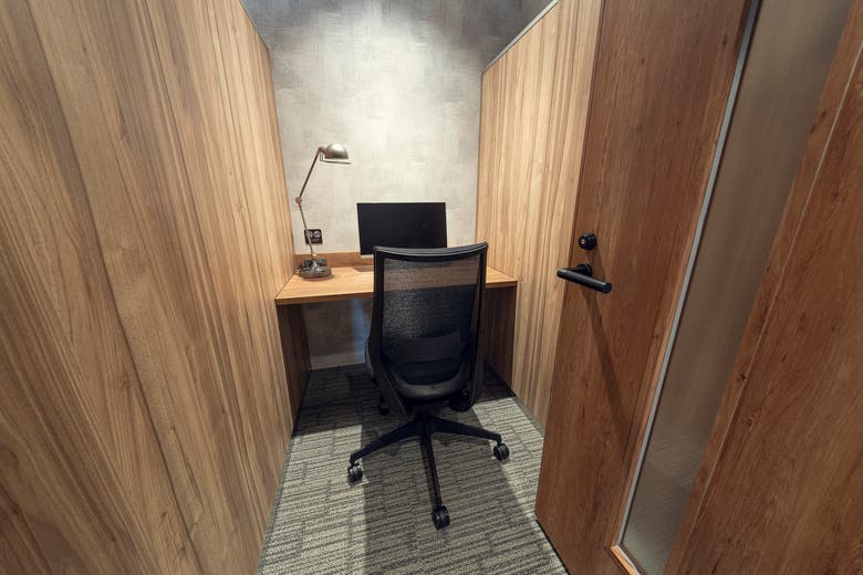 BOOTH 08(1名)の写真1