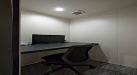 ROOM L 03