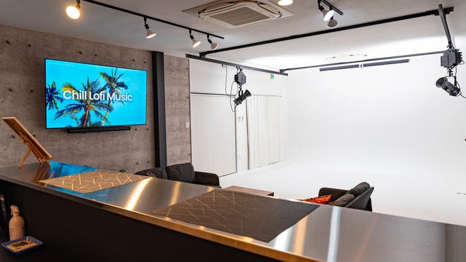 【佐賀県有田町】白ホリ撮影スタジオ/BARの雰囲気/機材貸出無料/車10台以上駐車可能の写真4