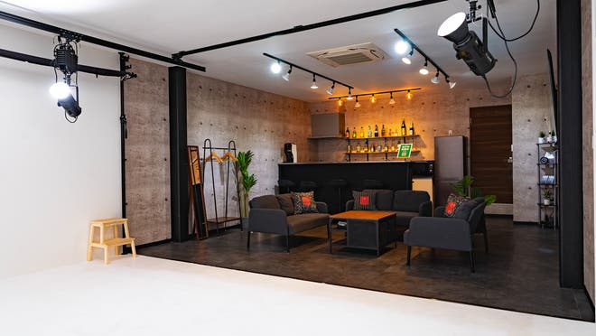 【佐賀県有田町】白ホリ撮影スタジオ/BARの雰囲気/機材貸出無料/車10台以上駐車可能の写真5