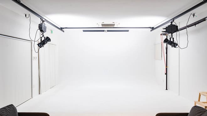 【佐賀県有田町】白ホリ撮影スタジオ/BARの雰囲気/機材貸出無料/車10台以上駐車可能の写真3