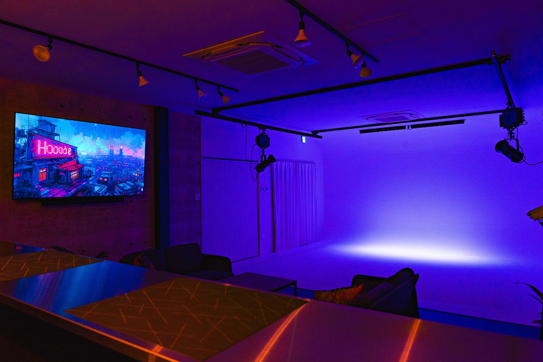 【佐賀県有田町】白ホリ撮影スタジオ/BARの雰囲気/機材貸出無料/車10台以上駐車可能の写真20