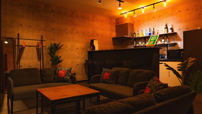 【佐賀県有田町】白ホリ撮影スタジオ/BARの雰囲気/機材貸出無料/車10台以上駐車可能の写真9