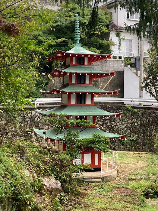 お寺と周辺の林間エリア 宝塚の写真20