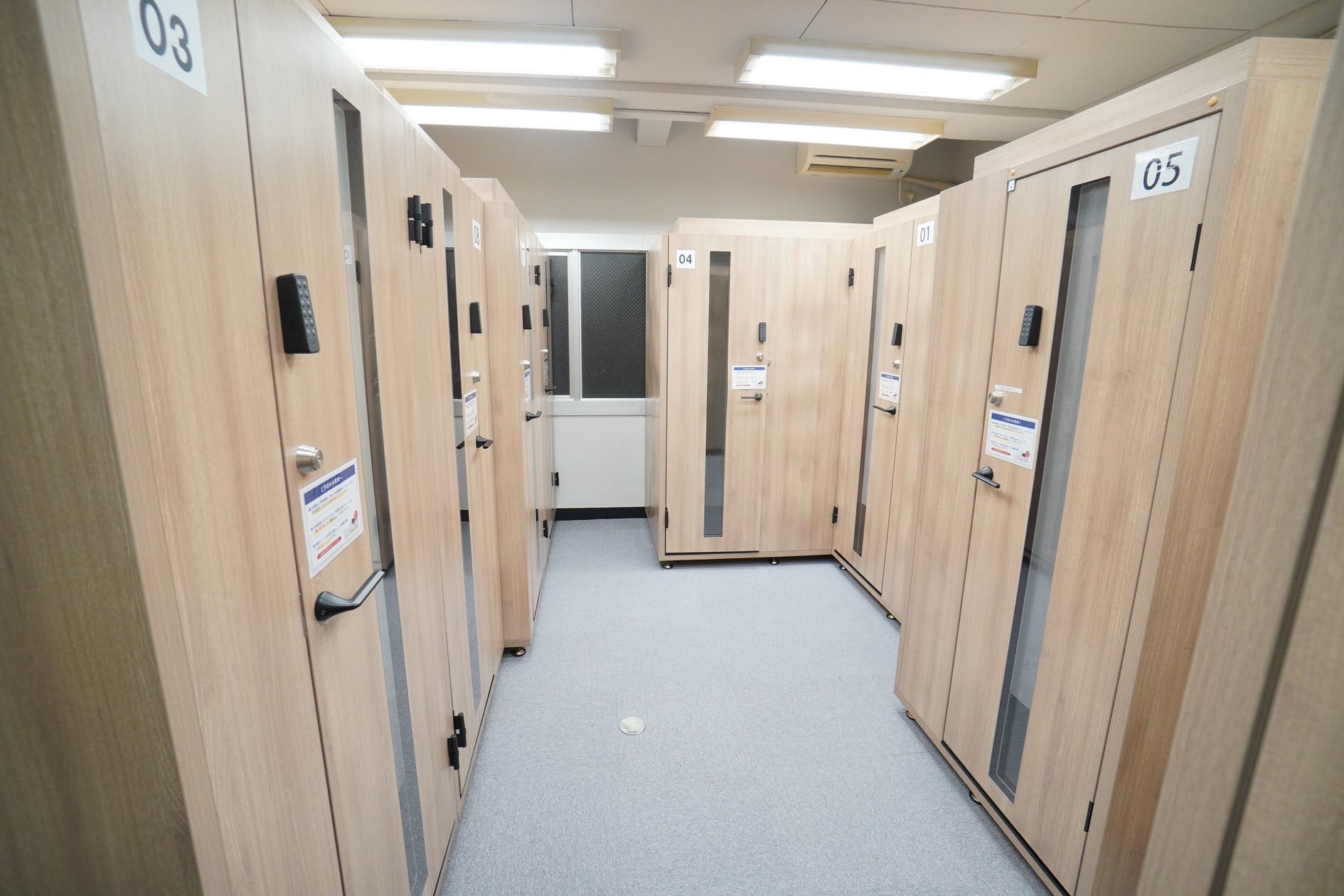 ＜ビズボ東京駅八重洲京橋No.2＞東京駅徒歩4分・京橋駅徒歩2分【完全個室】🚃光回線Wi-Fi📶電源🔌の写真4