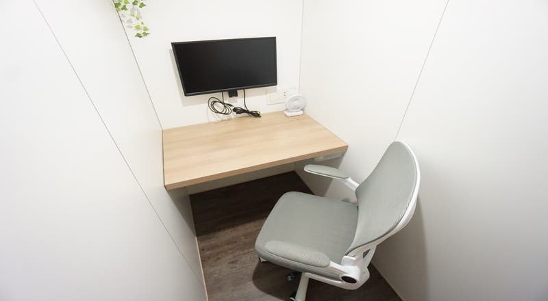 ＜PaO Work 西新宿No.1＞都庁・ワシントンホテルすぐ！個室ブース💼光Wi-Fi/モニター/テレワーク/面接/自習/作業
