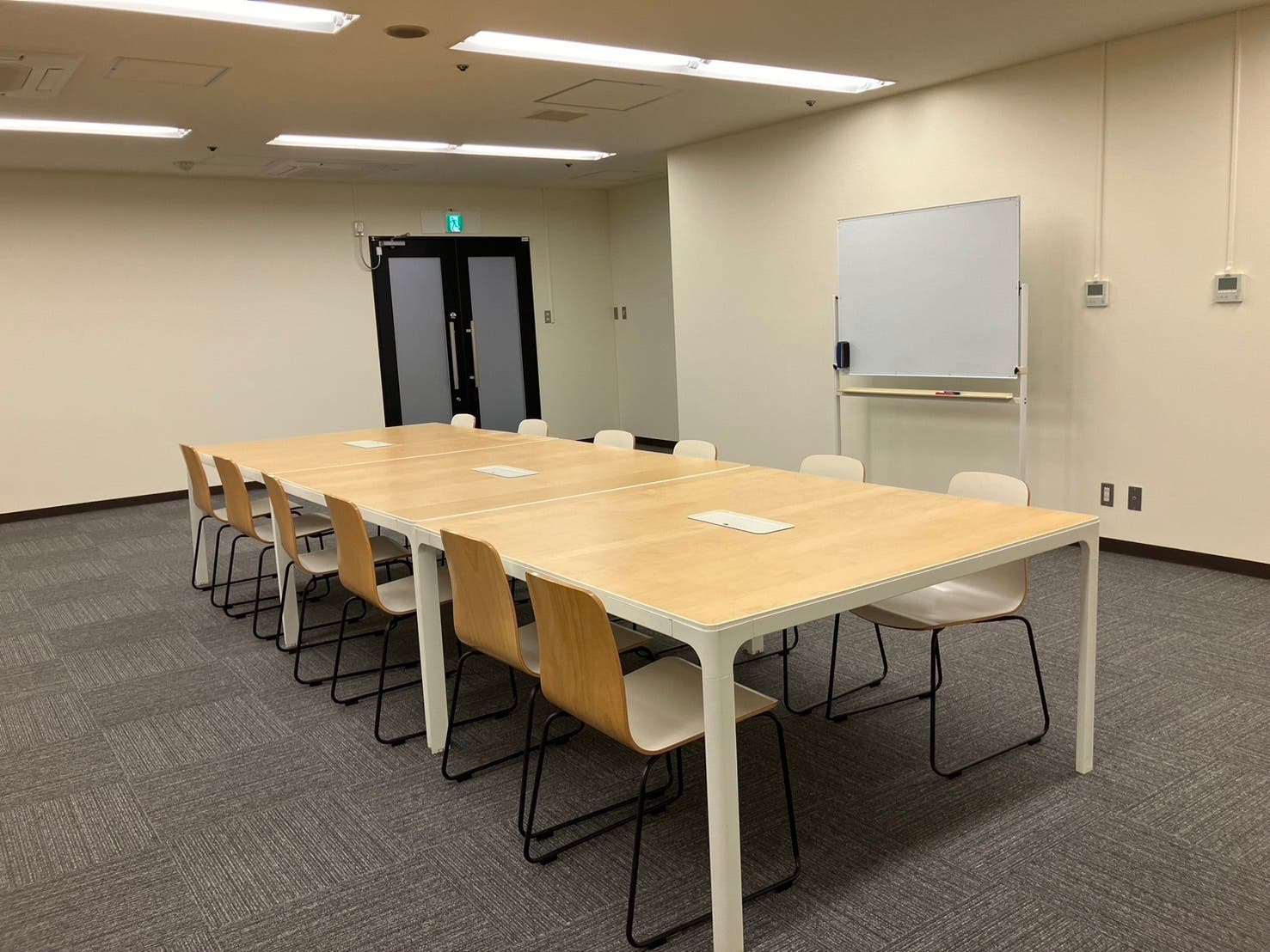 五橋駅前 12名【ファーストビル8階会議室】の写真1