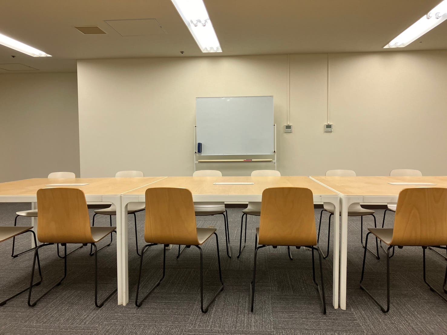 五橋駅前 12名【ファーストビル8階会議室】の写真2