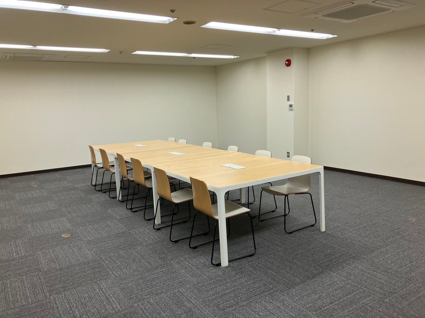 五橋駅前 12名【ファーストビル8階会議室】の写真3